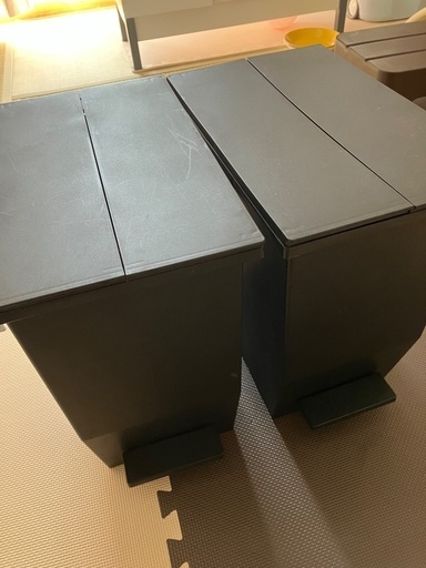SOLOW 20Lペダルオープンゴミ箱黒2個 (いけめ) 神戸のインテリア雑貨/小物《ごみ箱》の中古あげます・譲ります｜ジモティーで不用品の処分