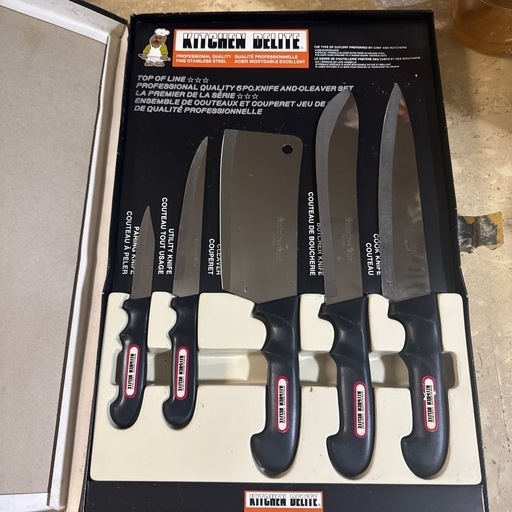 新品未使用KITCHEN DELITE 包丁5本セット (か) 青木の調理器具《包丁、ナイフ》の中古あげます・譲ります｜ジモティーで不用品の処分