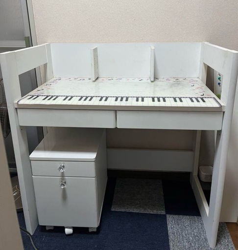 学習机 (彌生) 毘沙門台のオフィス用家具《机》の中古あげます 学習机 (彌生) 毘沙門台のオフィス用家具《机》の中古あげます