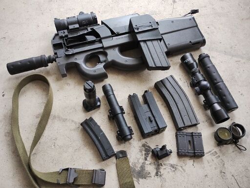 東京マルイp90 カスタムドットサイトスコープ付き部品大量 (吉音 東京マルイp90 カスタムドットサイトスコープ付き部品大量 (吉音