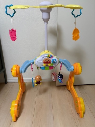 アンパンマンメリー手押し車 (りん) 館腰のベビー用品《おもちゃ アンパンマンメリー手押し車 (りん) 館腰のベビー用品《おもちゃ