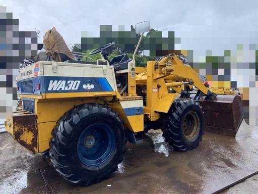 KOMATSU タイヤショベル(ホイールローダー) コマツ WA30-2 アワメータ1550時間 動作確認済み 中古 海運可 (liyang1986) 日向前田のその他の中古あげます・譲ります ...