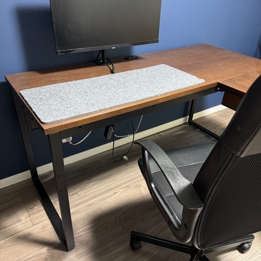 LOWYA L字型デスクとパソコンチェアのセット (YUTO) 町田のテーブル《パソコンデスク》の中古あげます・譲ります｜ジモティーで不用品の処分