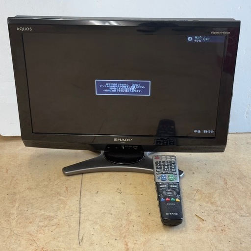 SHARP AQUOS LC-20E7（2010年製）20V型相当／本体・電源コード・B-CAS・リモコン付／通電OK・メニュー表示可／テレ ...